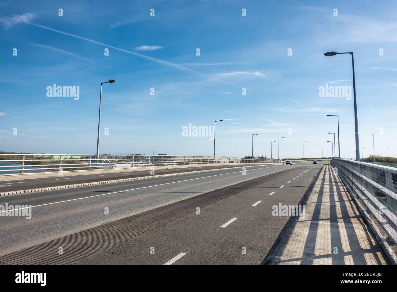 Curve road vehicles hi-res stock photography and images - Alamy