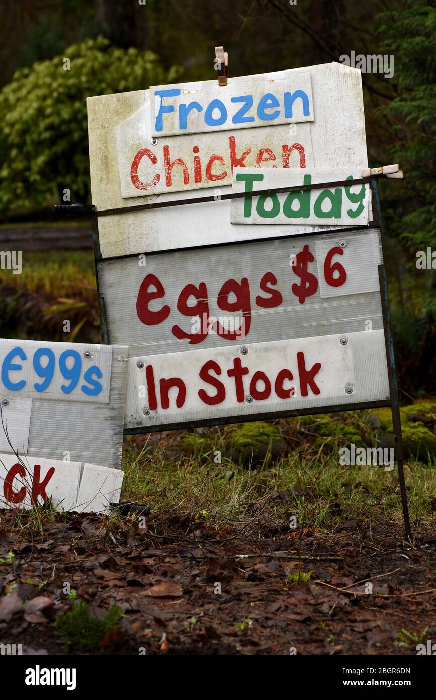 Eggs for sale signs hi-res stock photography and images - Alamy