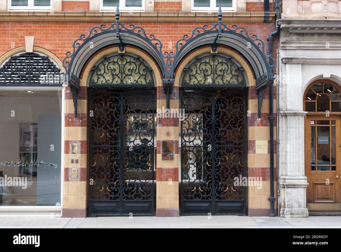 44 Wigmore St, Marylebone, London W1U 2RY Stock Photo - Alamy