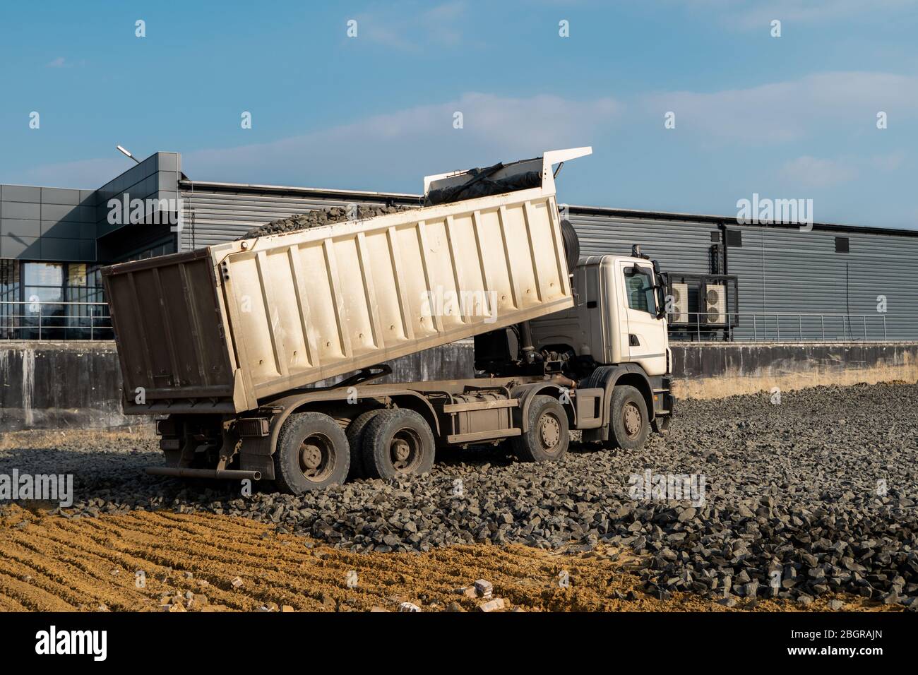 Truck load hi-res stock photography and images - Alamy