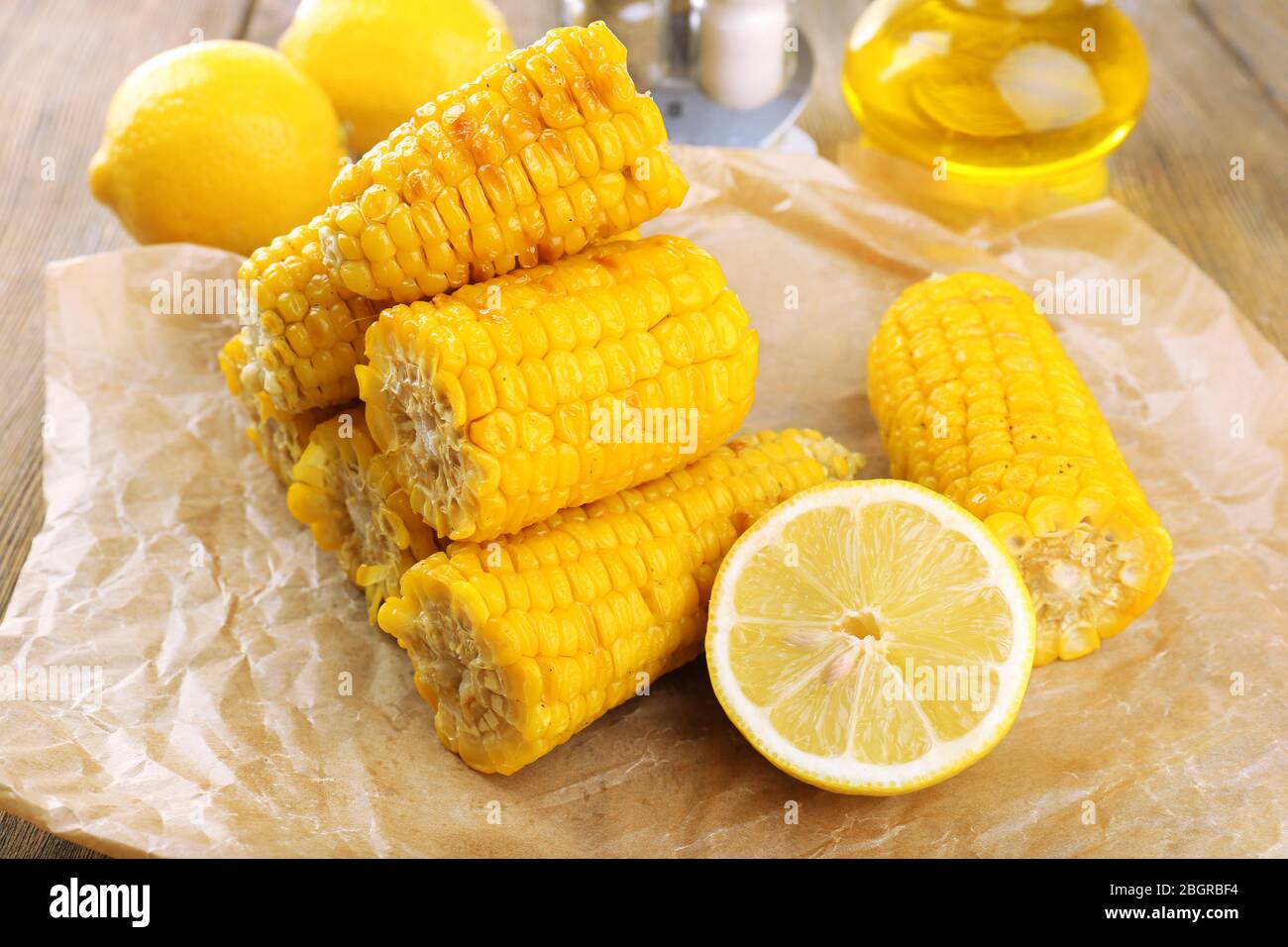 Roasted corn paper plate hi-res stock photography and images - Alamy