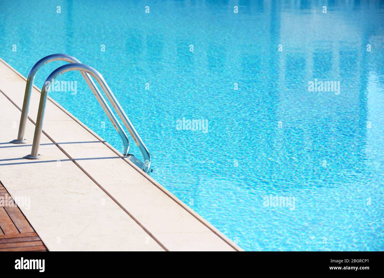 Hotel swimming pool Stock Photo - Alamy