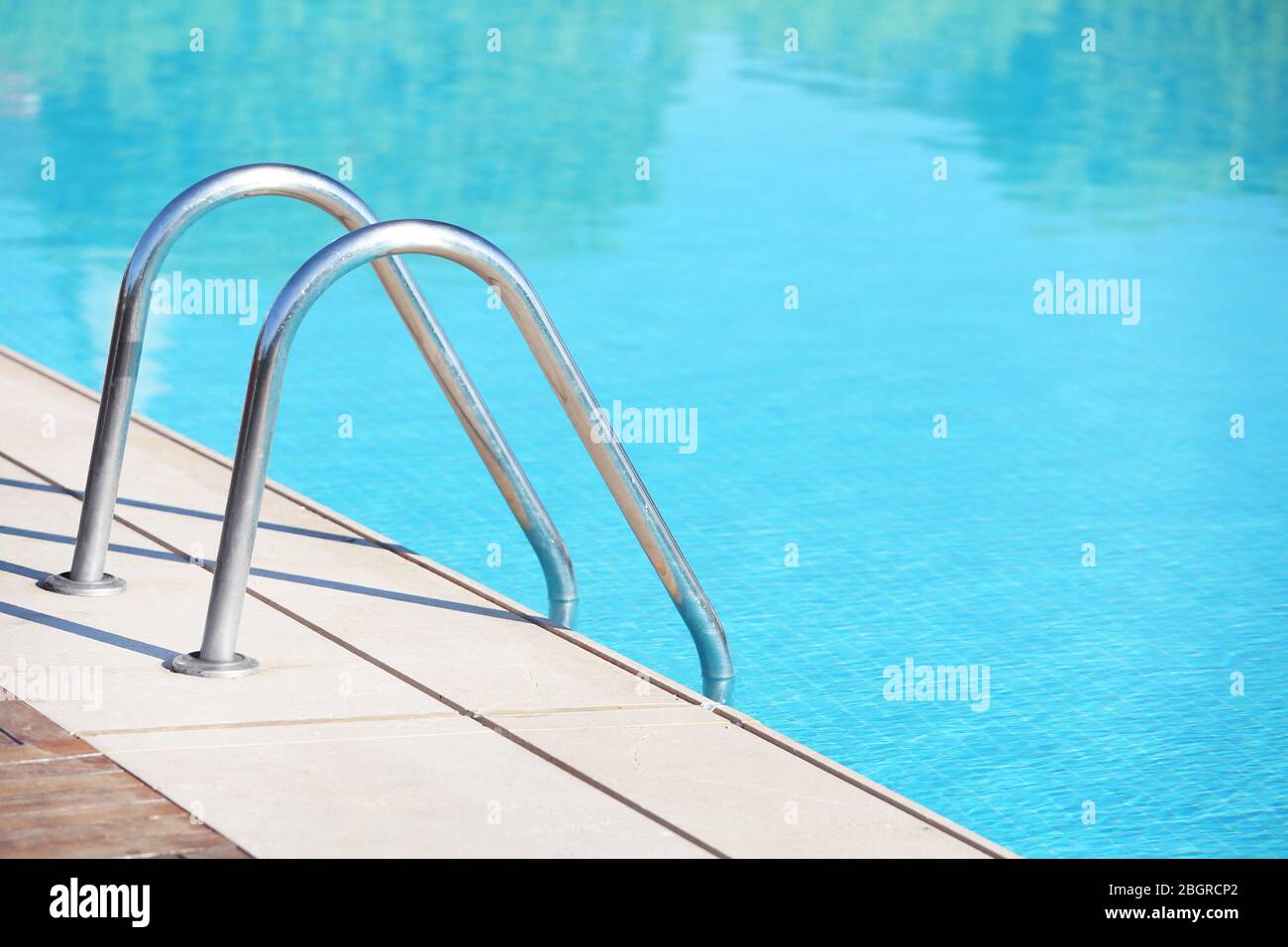 Hotel swimming pool Stock Photo - Alamy