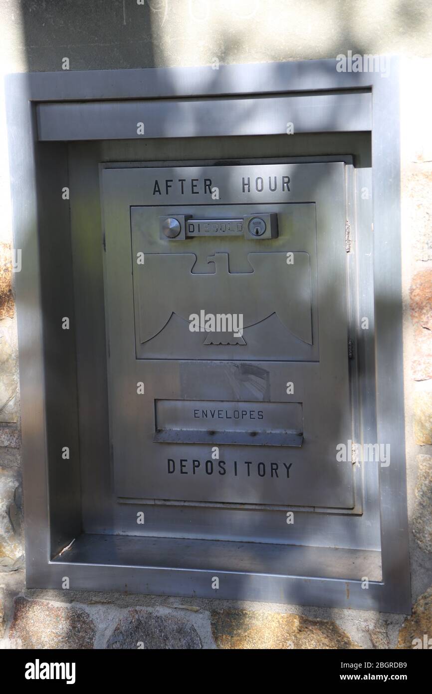 Bank after hour depository box Stock Photo - Alamy