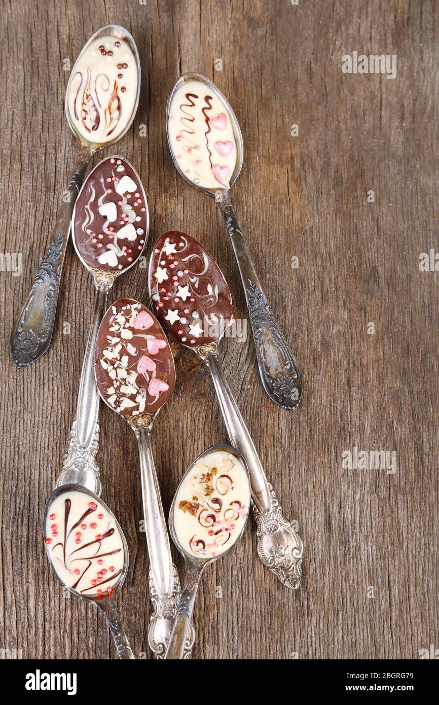 Kids eating chocolate candy vintage hi-res stock photography and images ...
