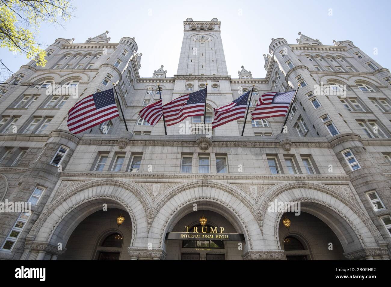 Buildings closed due to covid 19 hi-res stock photography and images ...