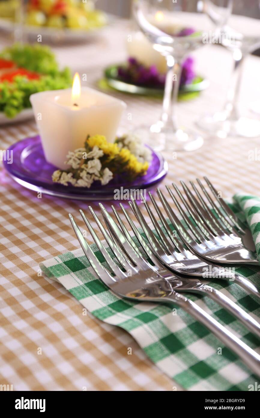 Buffet table with dishware waiting for guests Stock Photo - Alamy