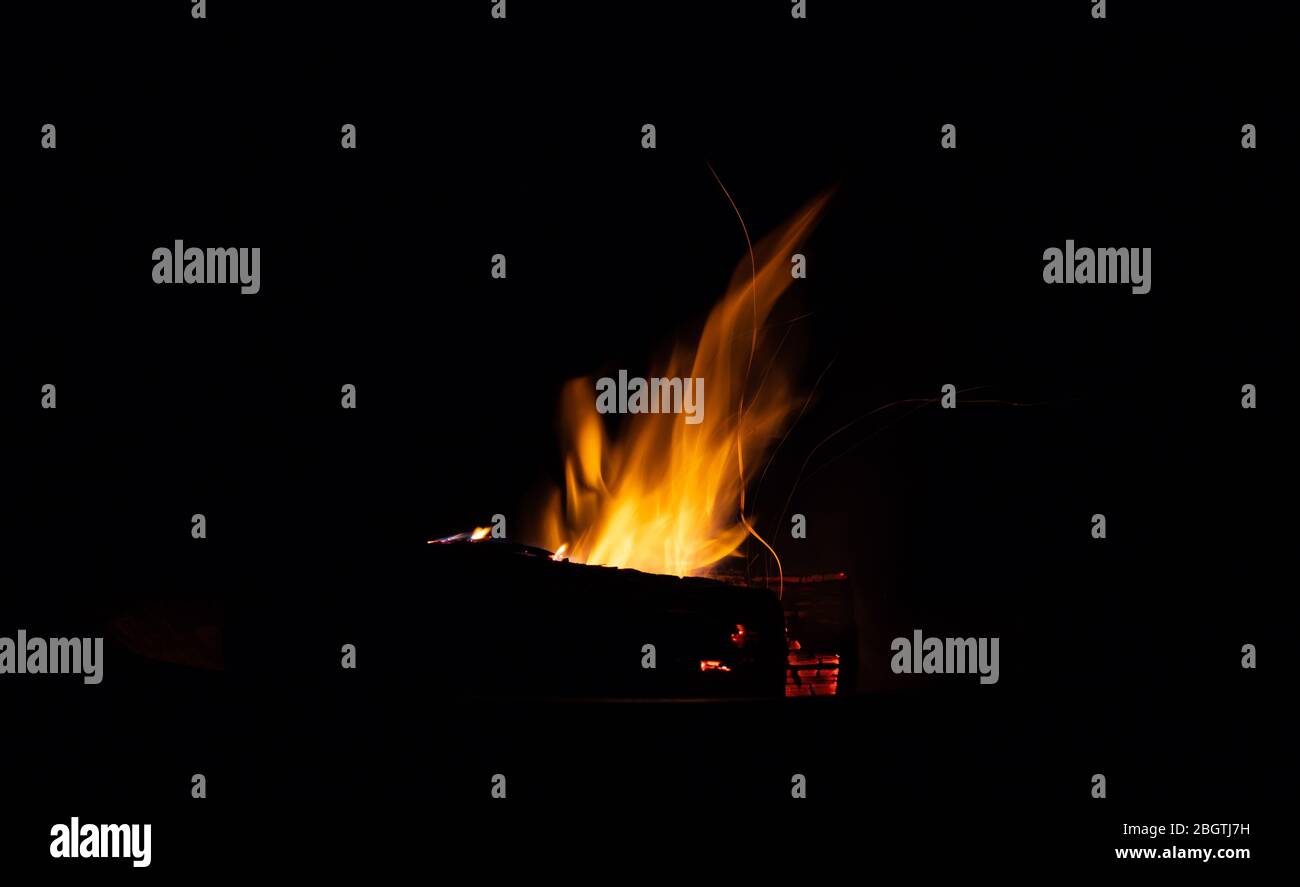 Embers campfire hi-res stock photography and images - Alamy