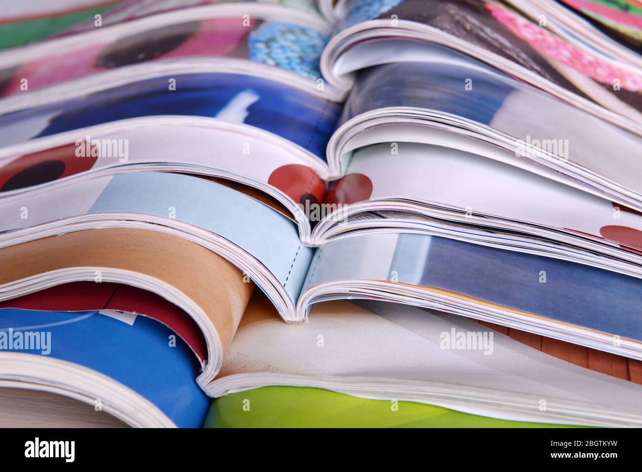 Open magazines hi-res stock photography and images - Alamy