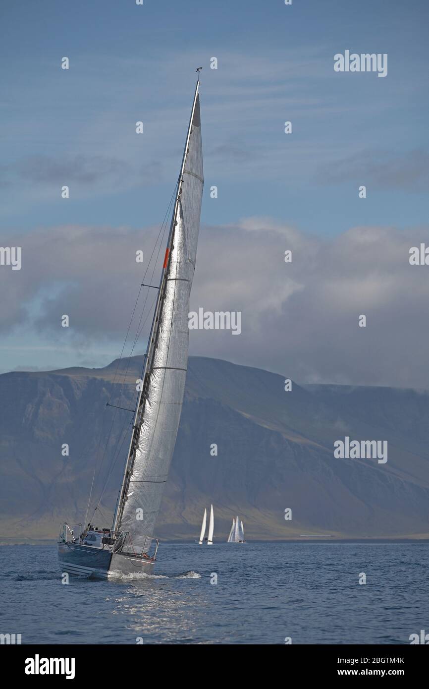 Tilt sailboat in water hi-res stock photography and images - Alamy
