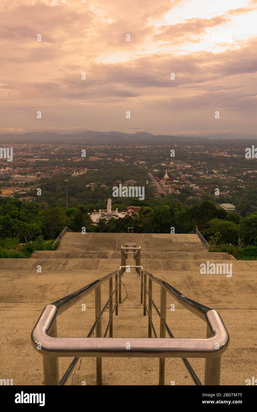 View point standing buddha hi-res stock photography and images - Alamy