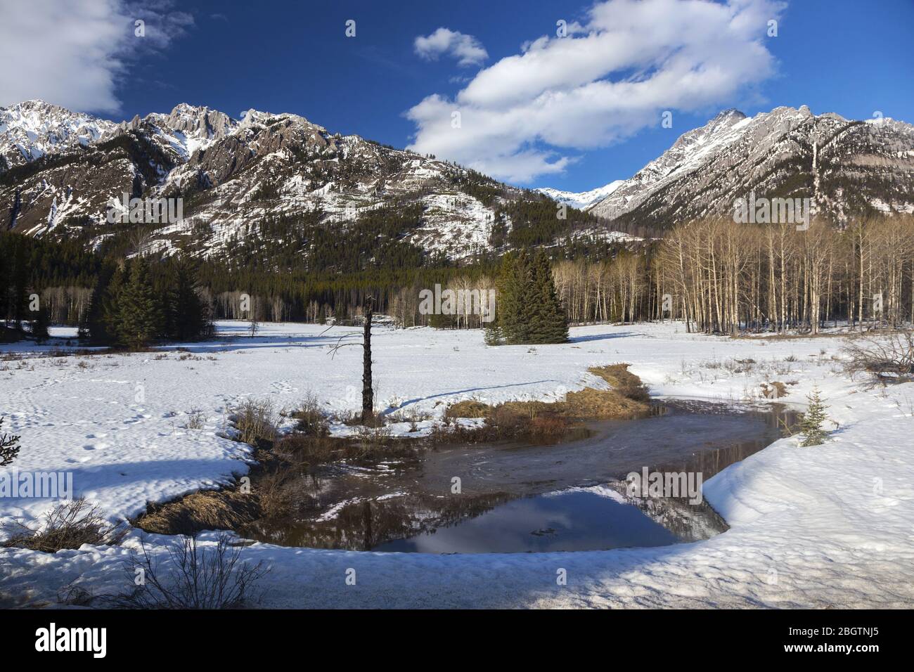 Natural scenic scenery landscape banff national park hi-res stock ...