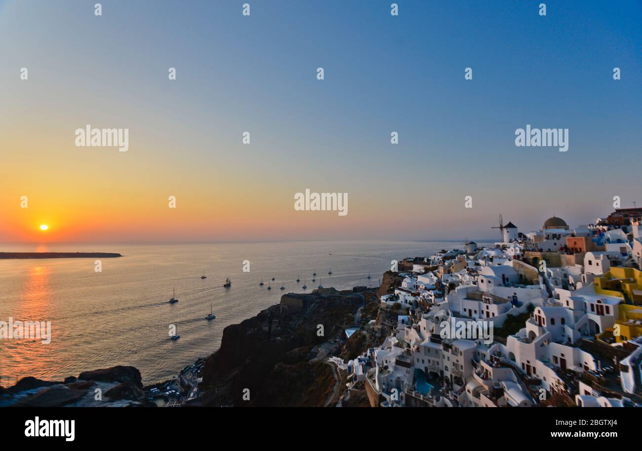 Santorini sunset the caldera hi-res stock photography and images - Alamy