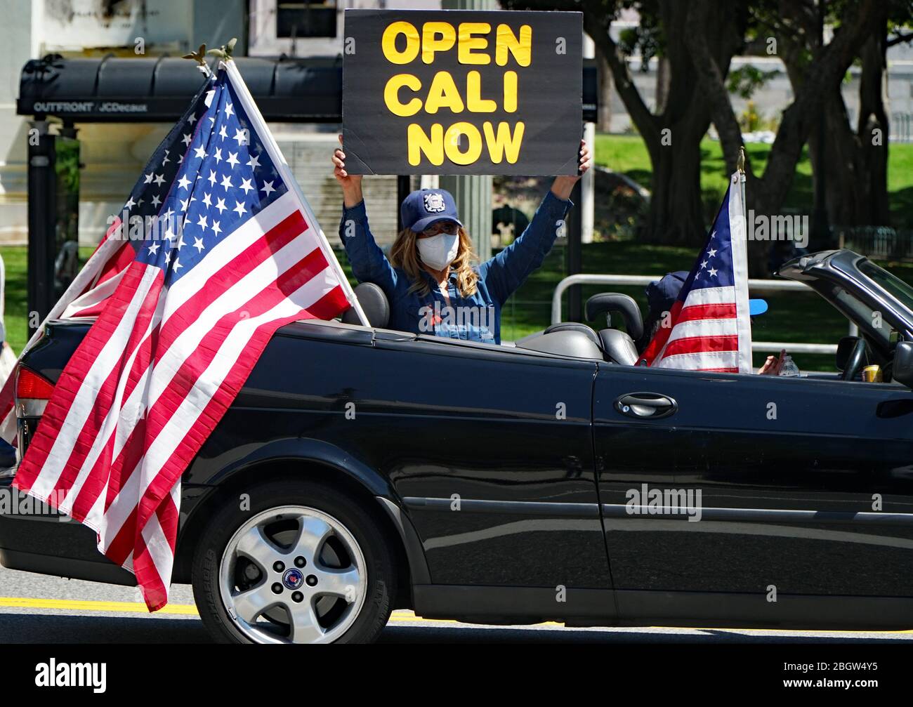 Covid lockdown protest us hi-res stock photography and images - Alamy