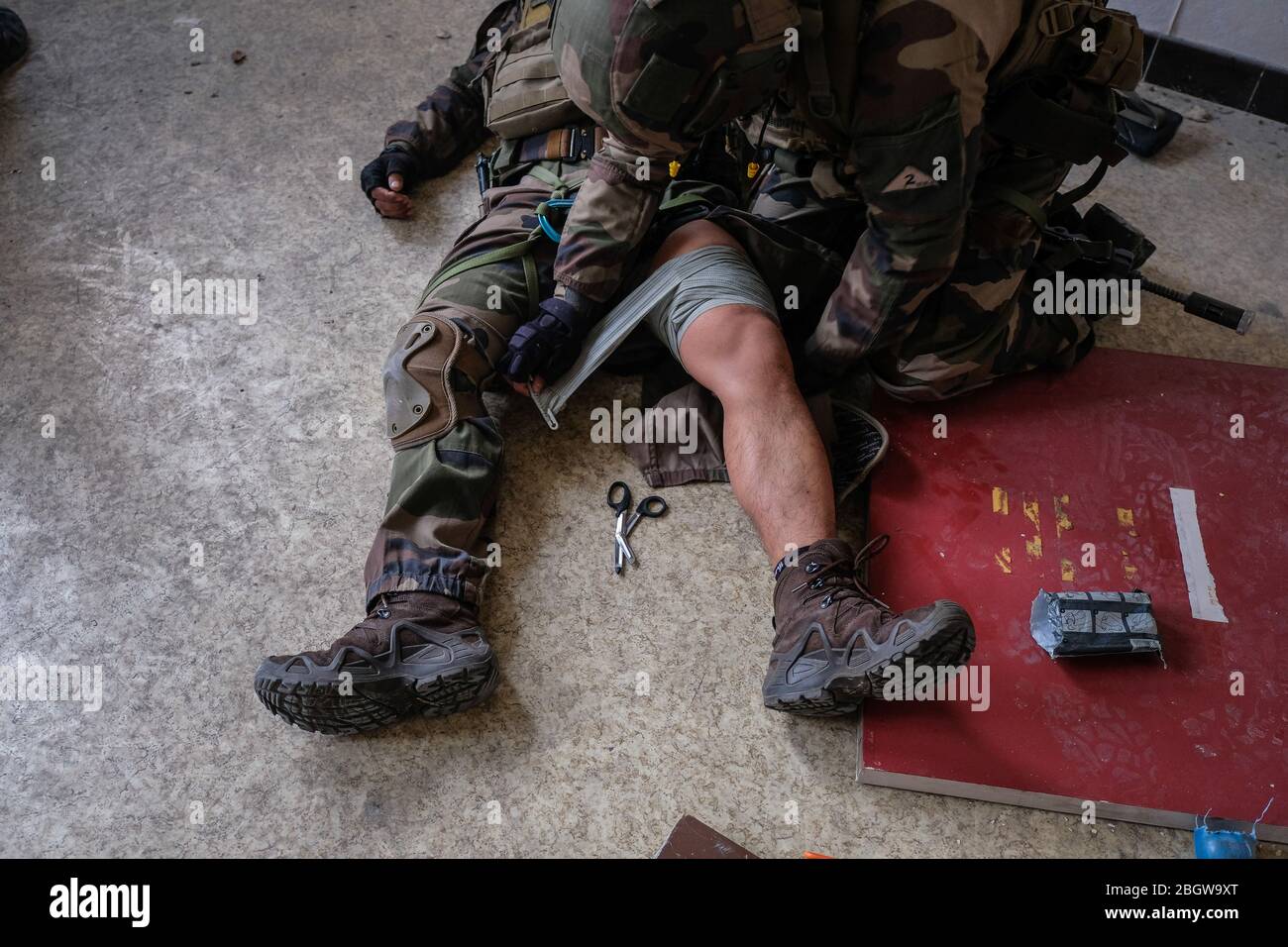 Fake injury hi-res stock photography and images - Alamy