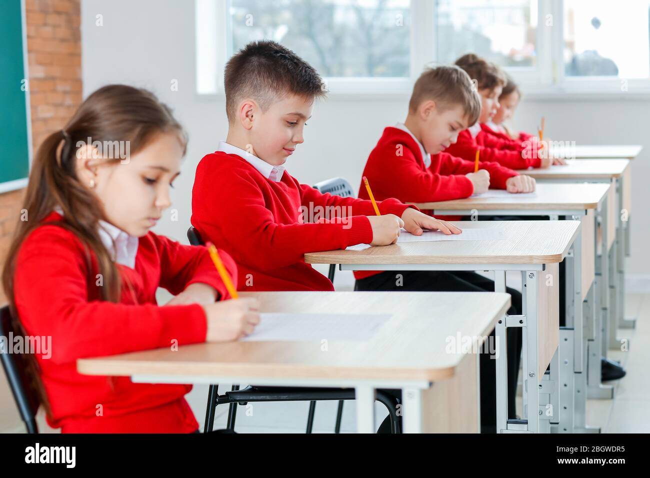 Pupils sitting an exam hi-res stock photography and images - Alamy