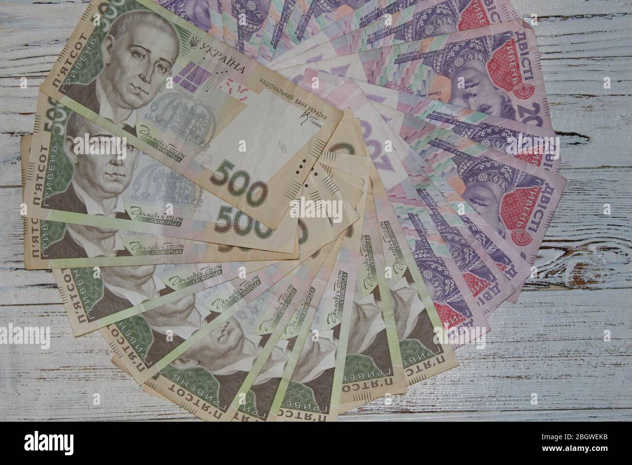 Scattered money table hi-res stock photography and images - Alamy