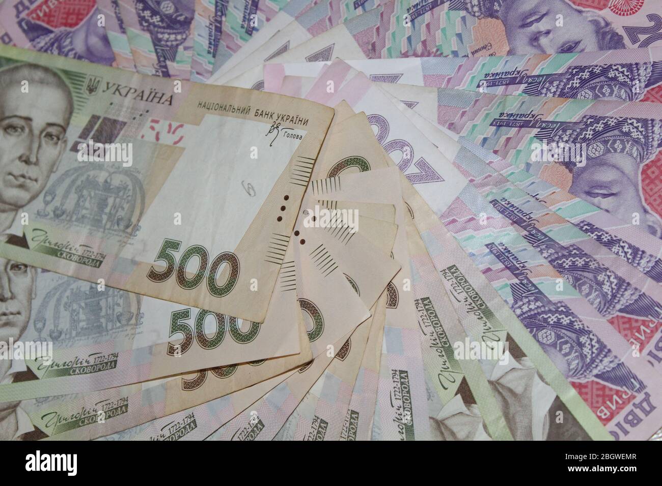 Scattered money table hi-res stock photography and images - Alamy