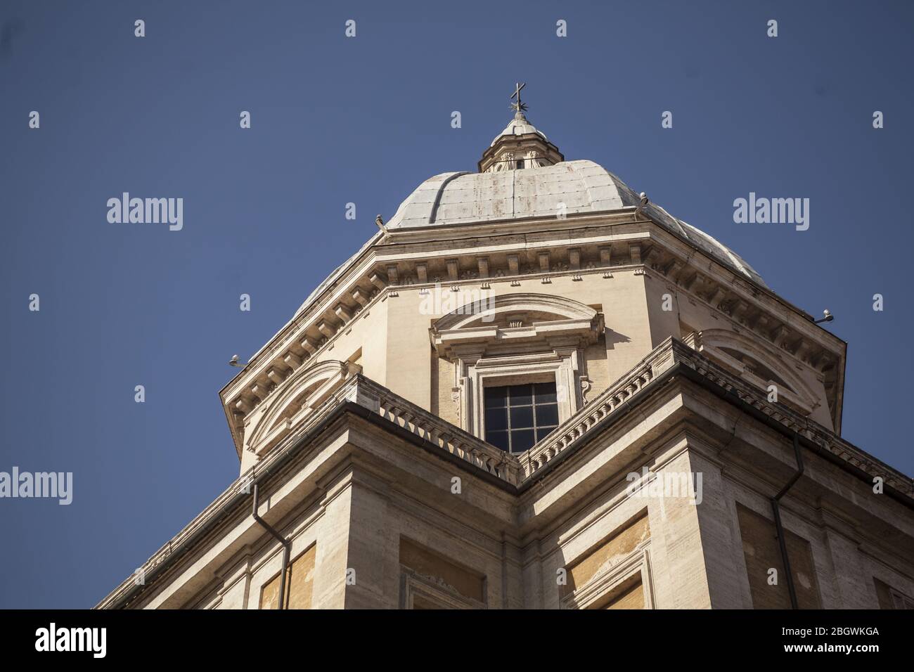 Heptagonal building hi-res stock photography and images - Alamy