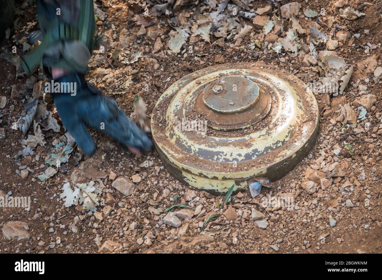 Mines detector hi-res stock photography and images - Alamy