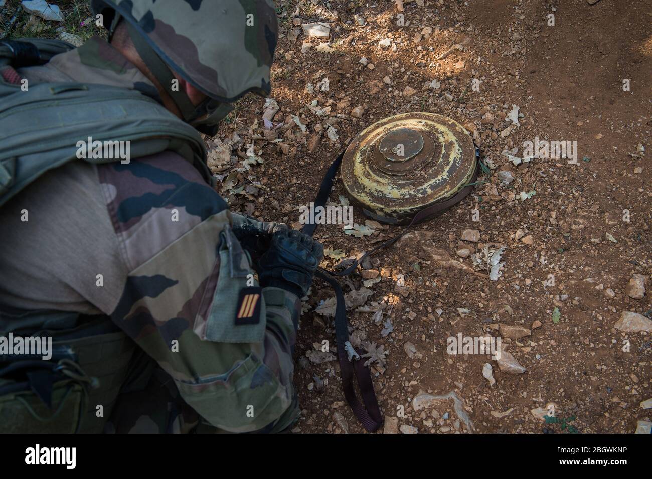 Mines detector hi-res stock photography and images - Alamy