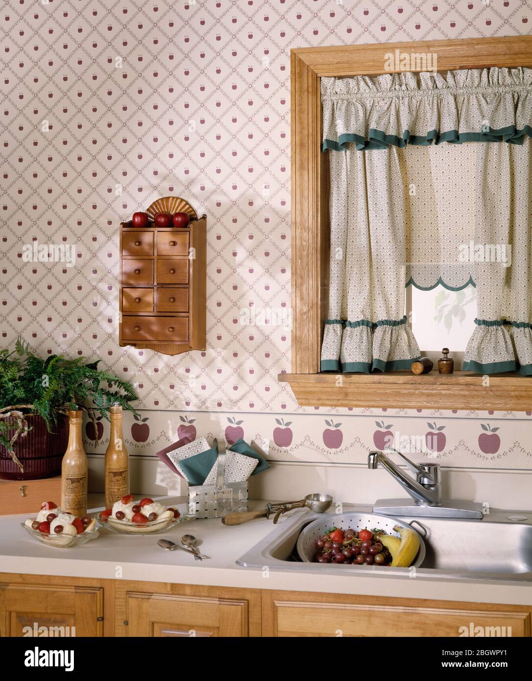 1980s kitchen design hi-res stock photography and images - Alamy