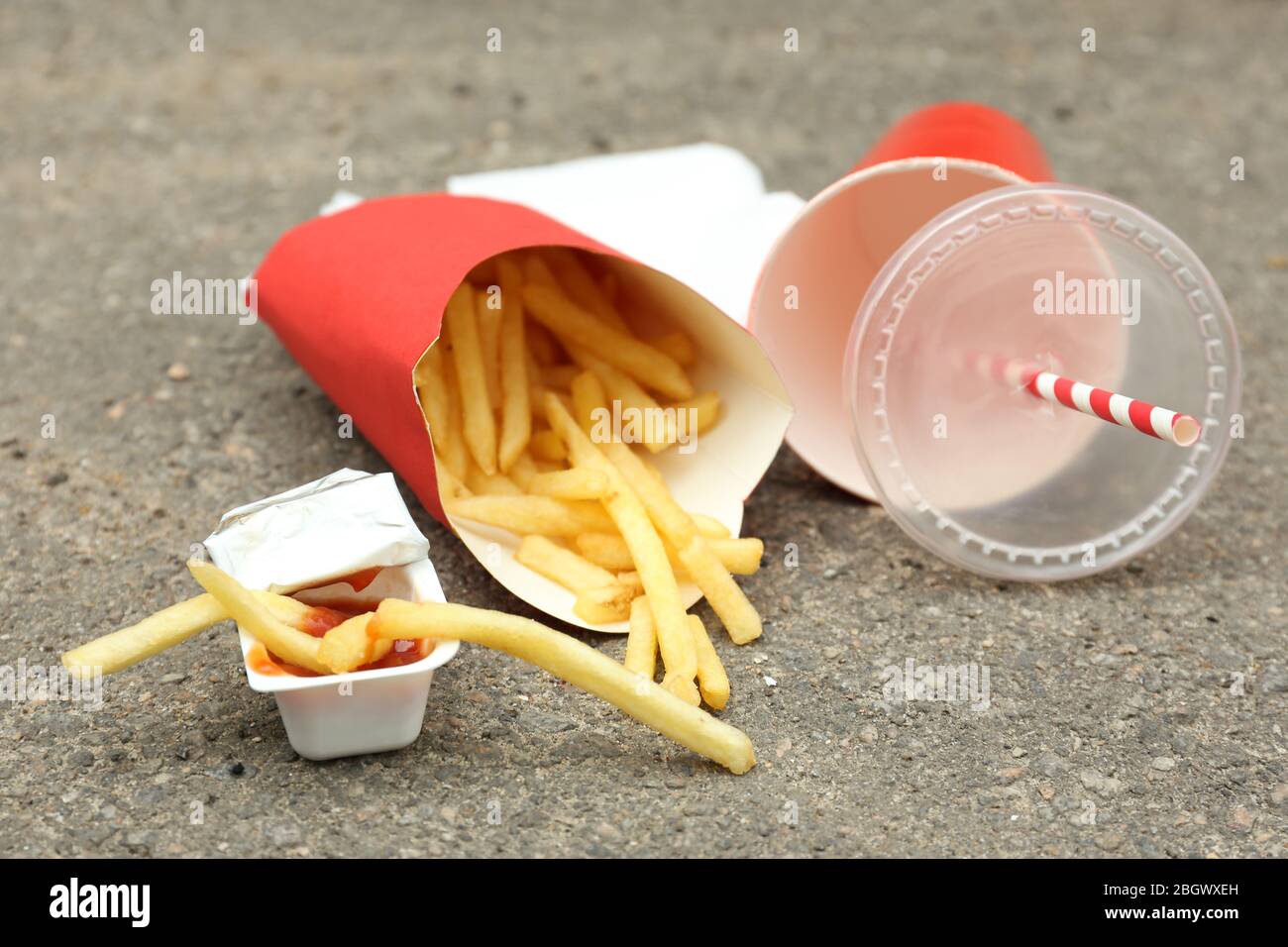 Fast food litter Stock Photo - Alamy