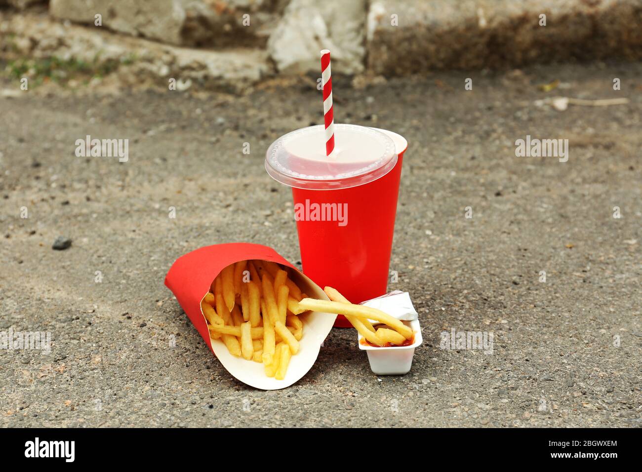 Fast food litter Stock Photo - Alamy