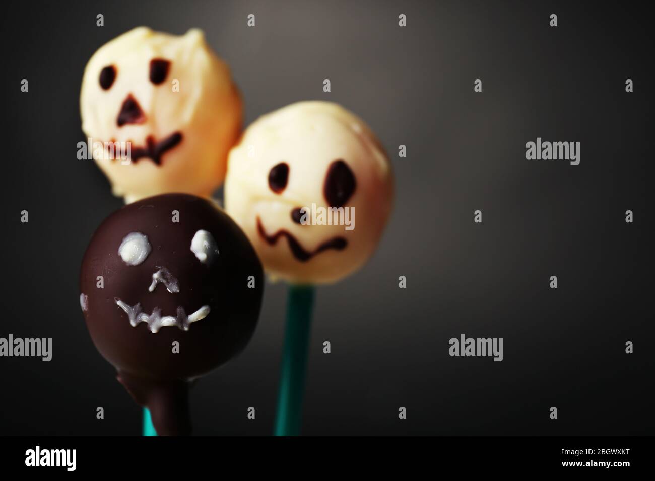 Cake pop smile hi-res stock photography and images - Alamy