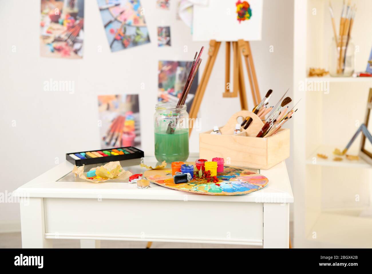 Professional art studio Stock Photo - Alamy