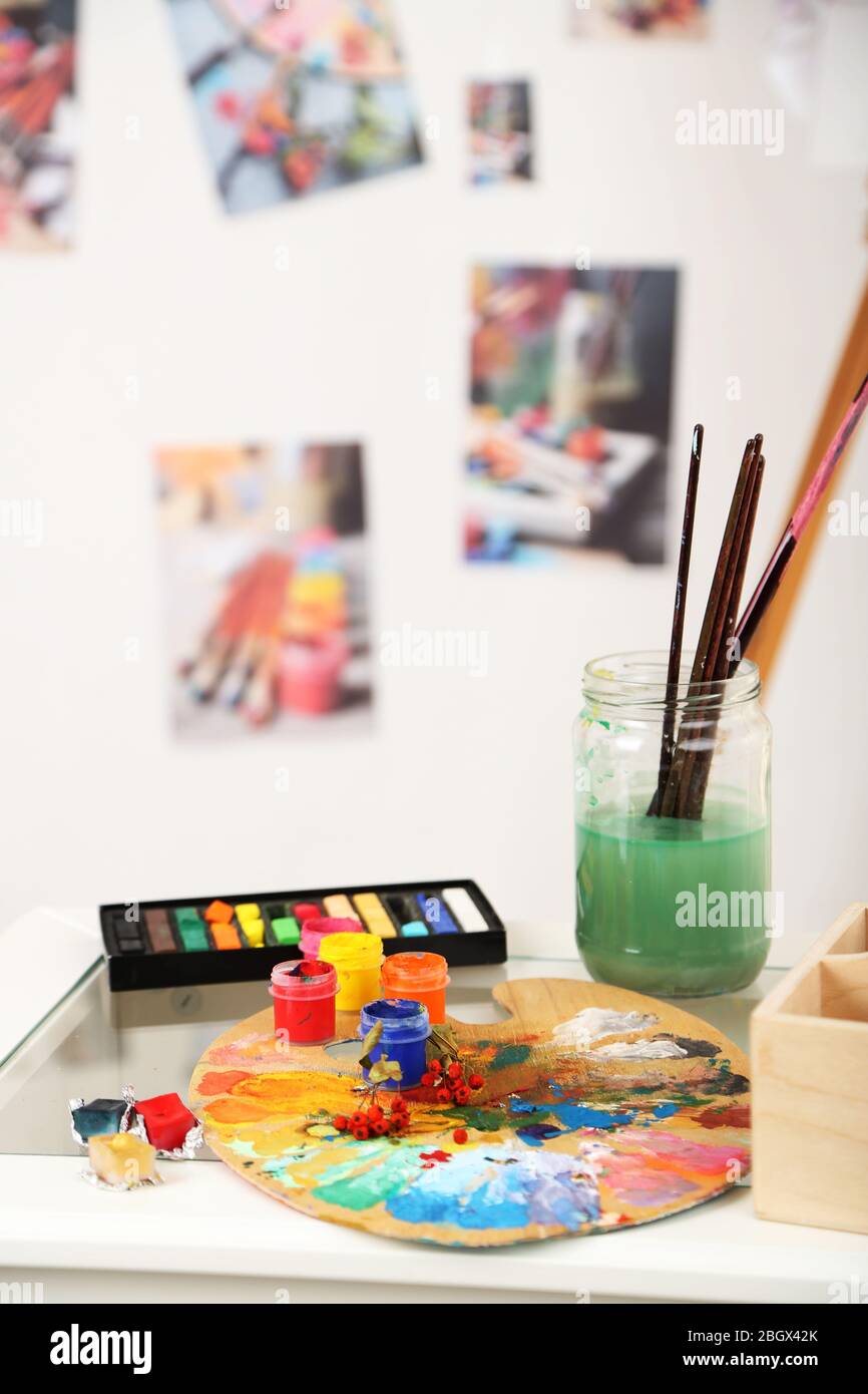 Professional art studio Stock Photo - Alamy