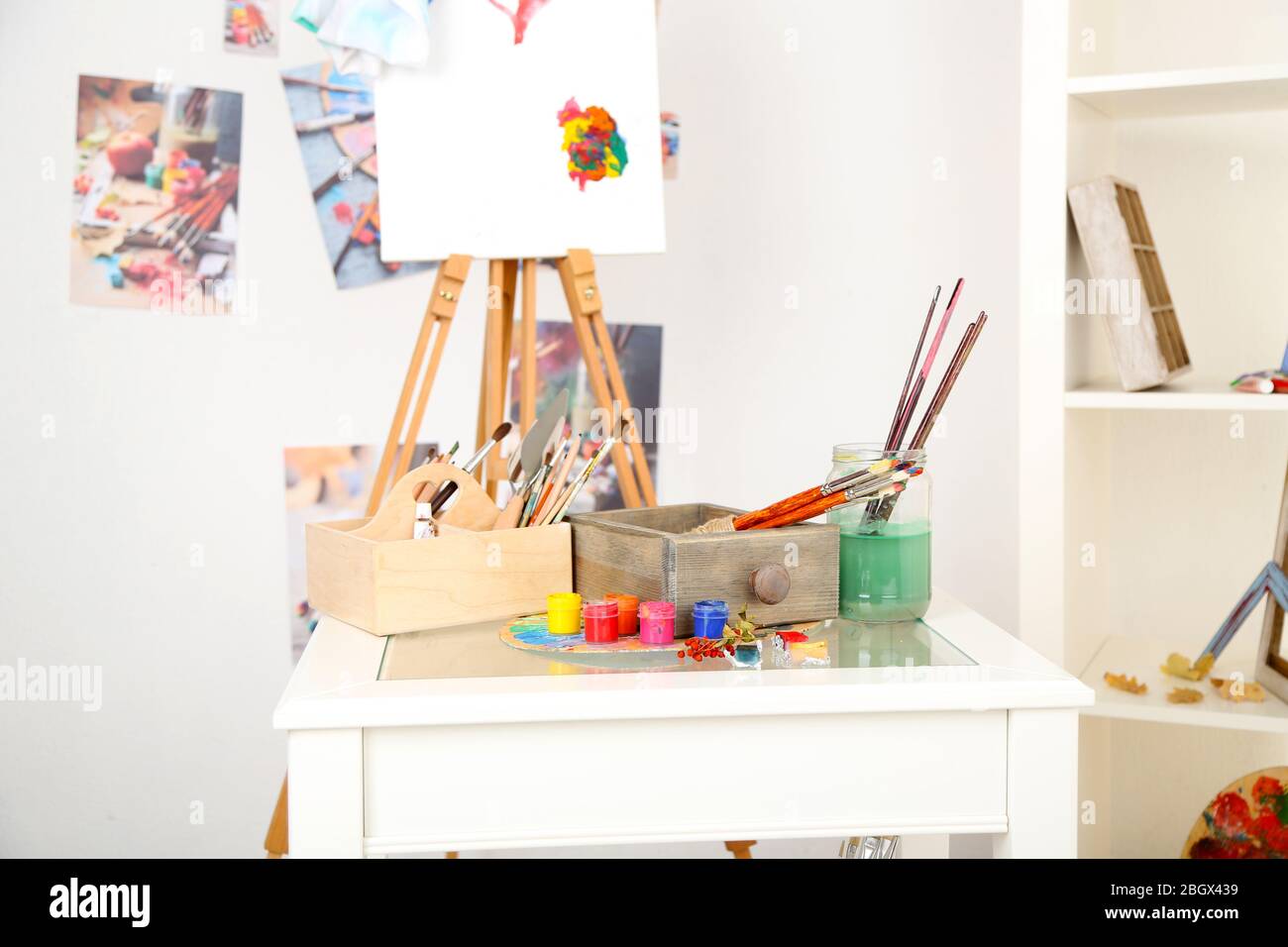 Professional art studio Stock Photo - Alamy