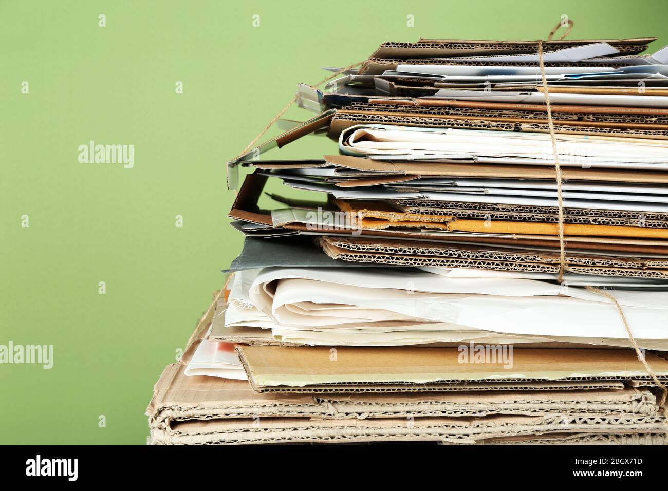 Newspaper background pile papers hi-res stock photography and images ...