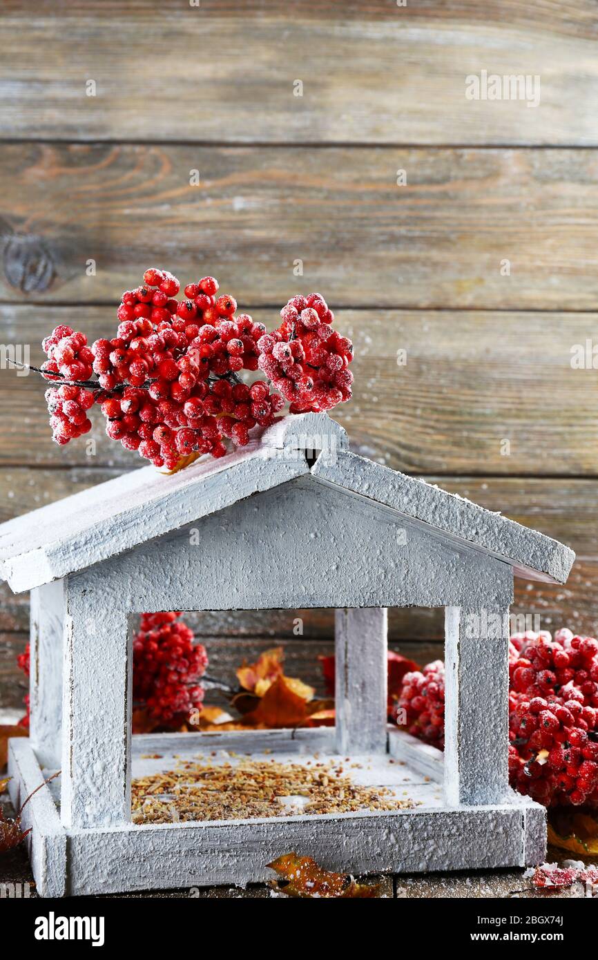 Handmade birdhouse in winter Stock Photo - Alamy