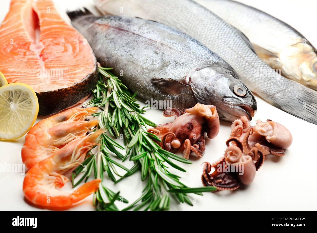 Salmon and other fish underwater hi-res stock photography and images ...