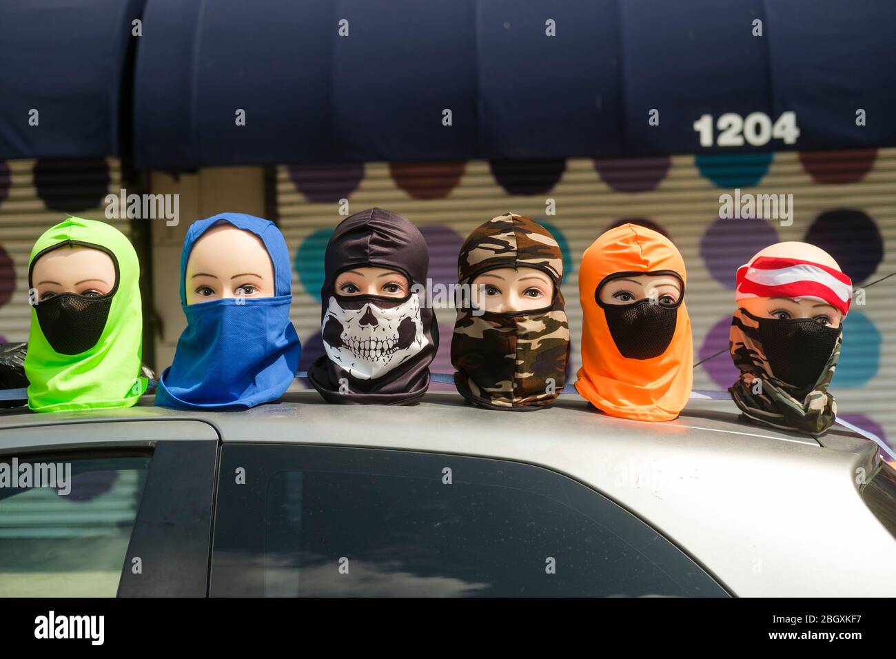 Selling masks on the street during the coronavirus crisis. Los Angeles ...
