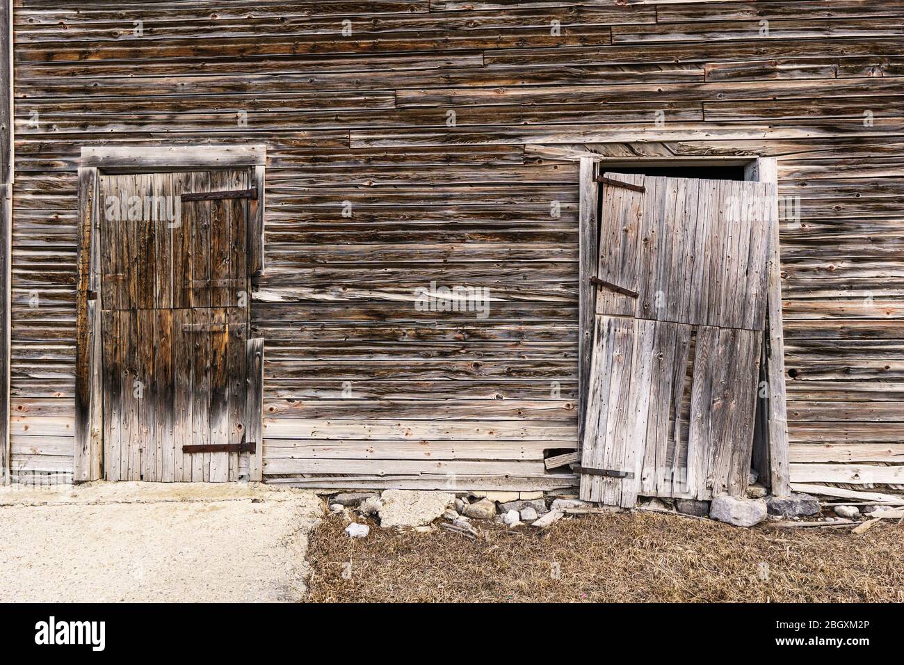 Abandoned weathered barn close hi-res stock photography and images - Alamy