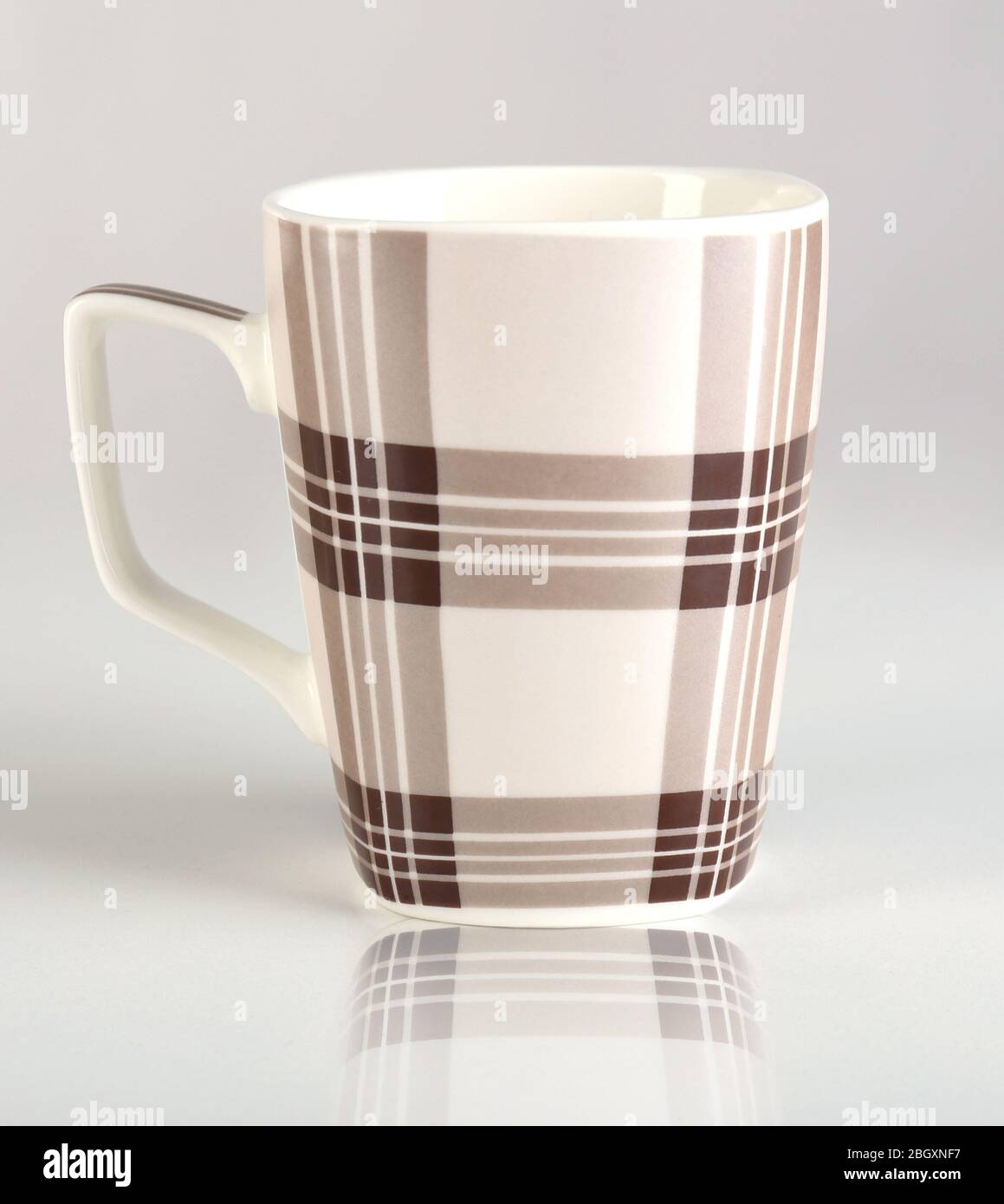 Tea cup isolated on white Stock Photo - Alamy