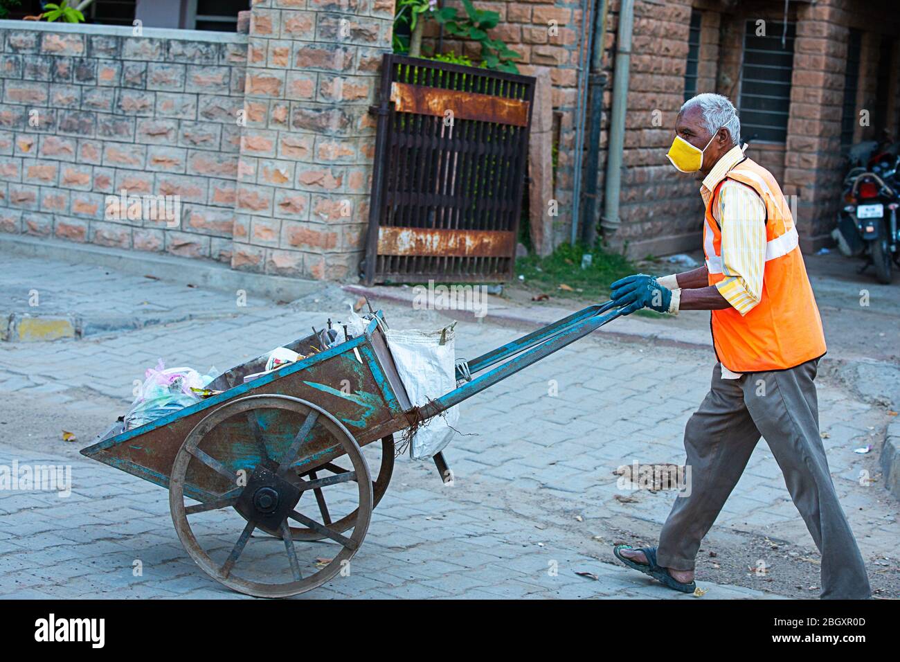 Hand cart full of garbage hi-res stock photography and images - Alamy