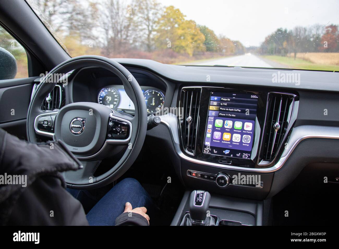 Volvo V60 (2020) in self driving mode (PilotAssist) driving down a road ...