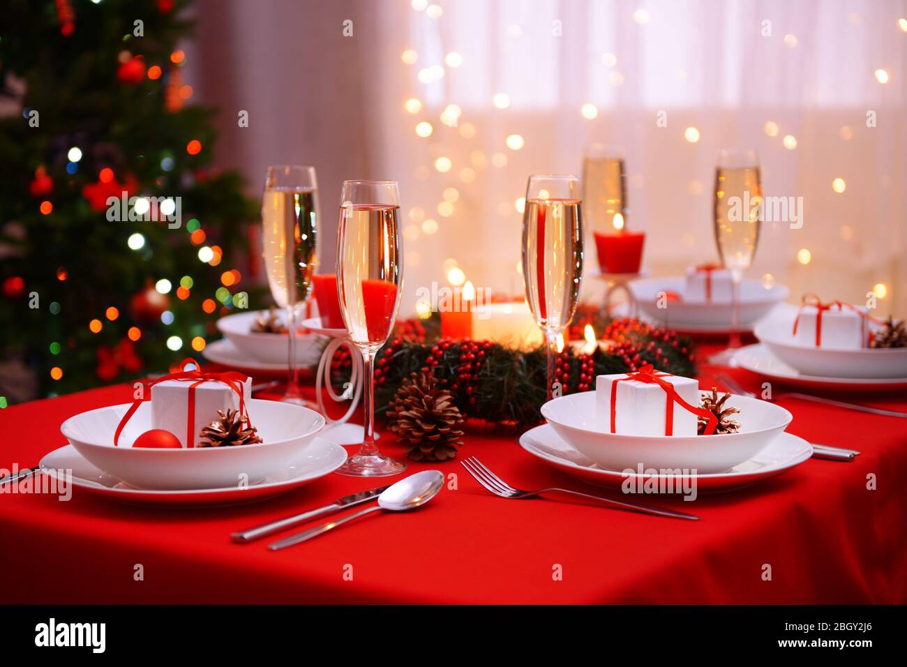 Beautiful Christmas table setting Stock Photo - Alamy