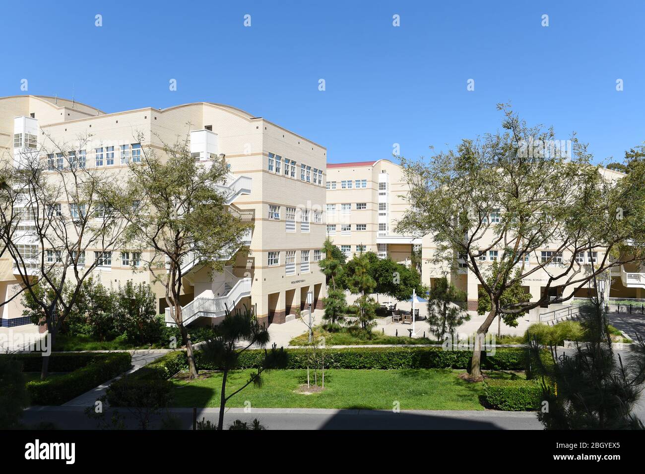 IRIVNE, CALIFORNIA - 21 APRIL 2020: Social Science Plaza on the campus ...
