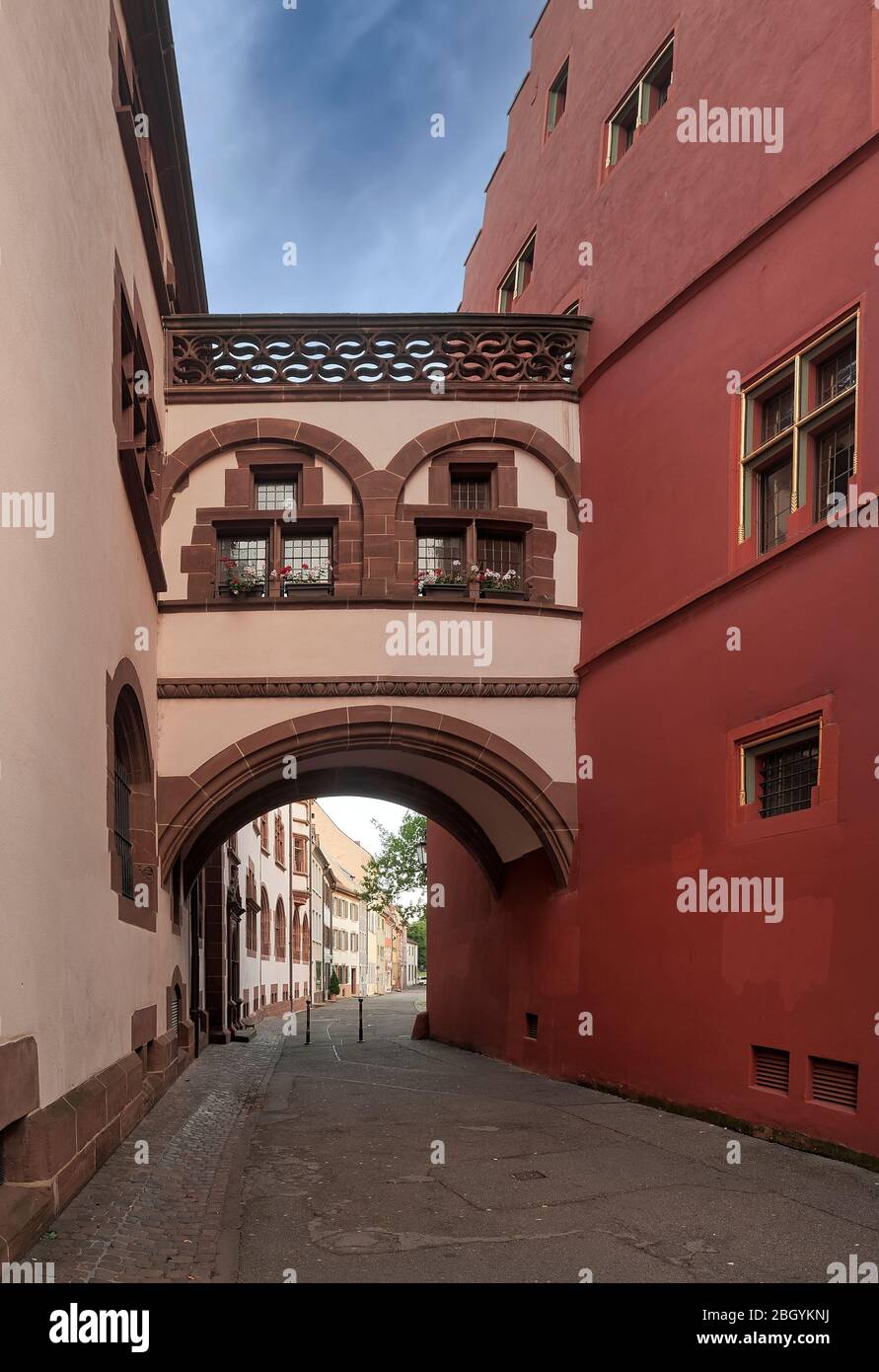 Arch in one of the streets of the historic city center of Freiburg ...