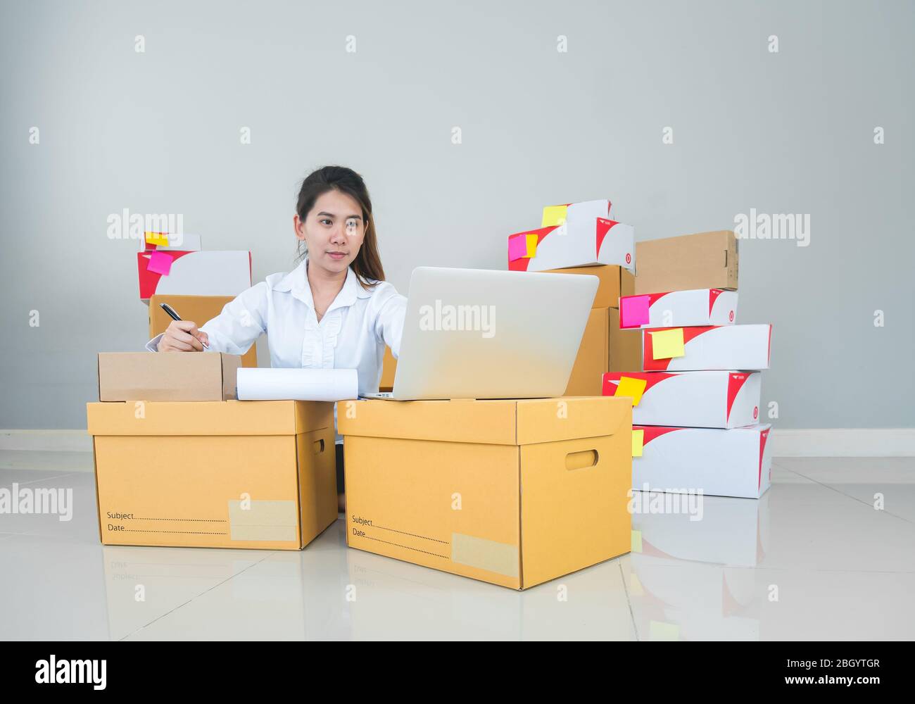 Team of Start up owner small business with many parcel package are ...