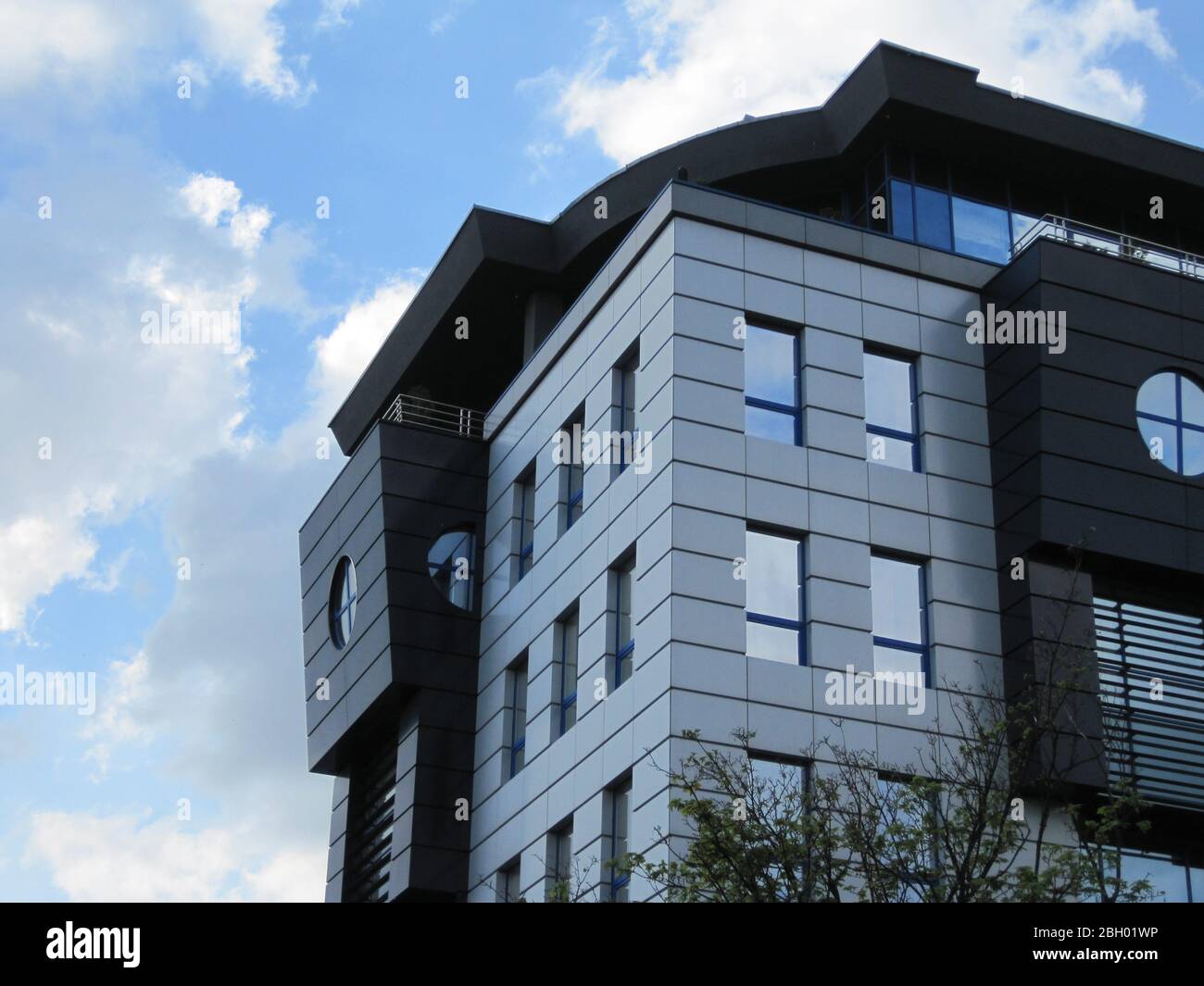 Modern office building - facade Stock Photo - Alamy