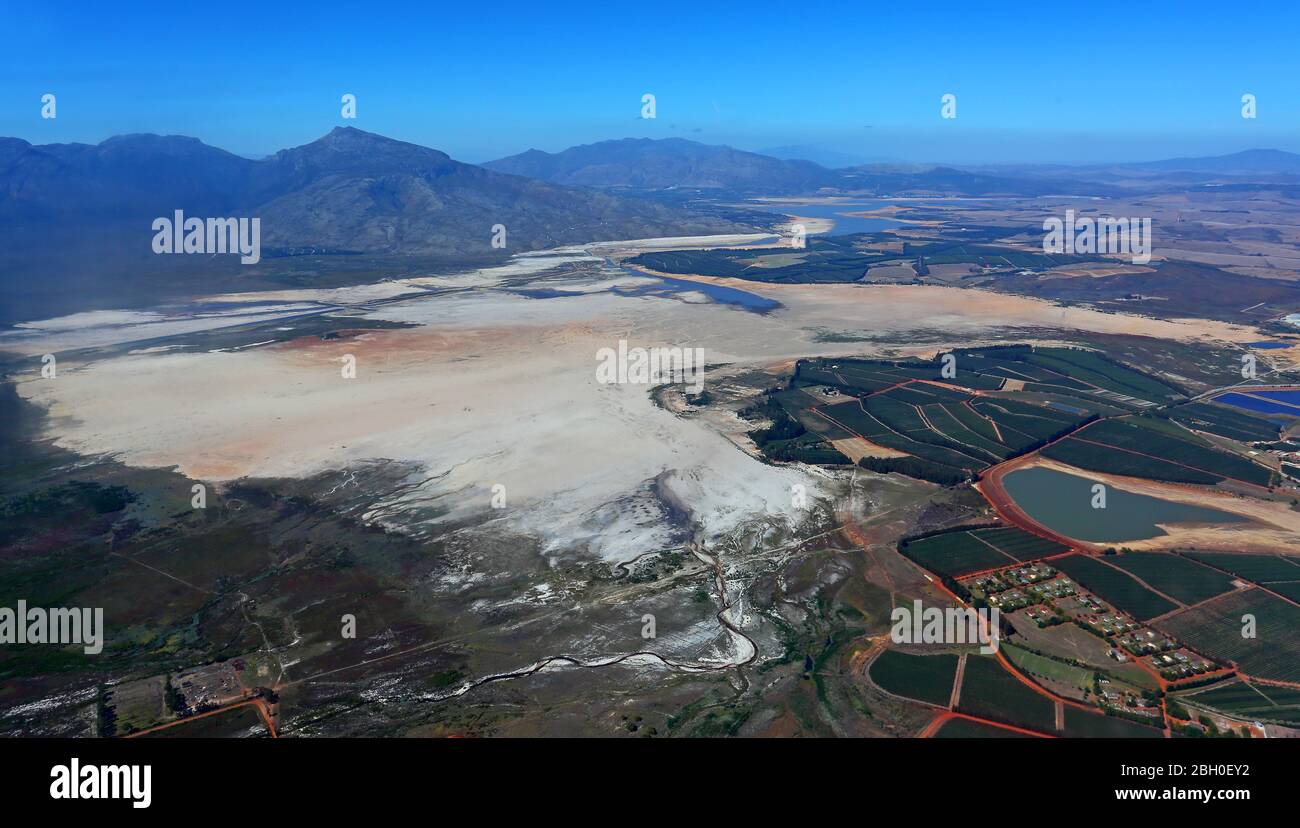 Empty dam hi-res stock photography and images - Alamy