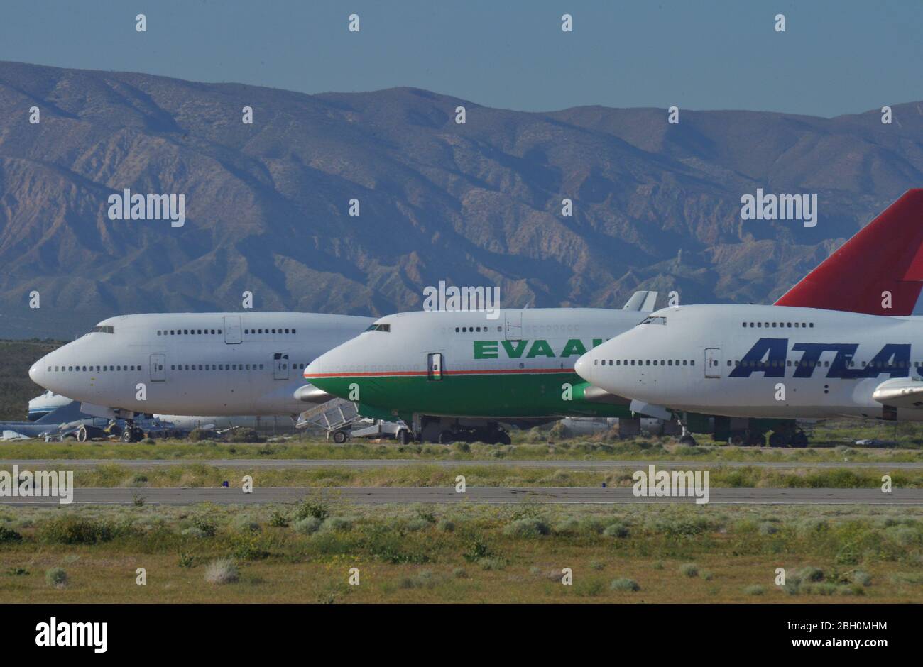 Los Angeles, United States. 23rd Apr, 2020. Grounded commercial ...