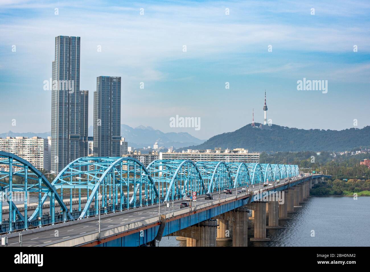 Seoul city skyline at han river seoul hi-res stock photography and ...