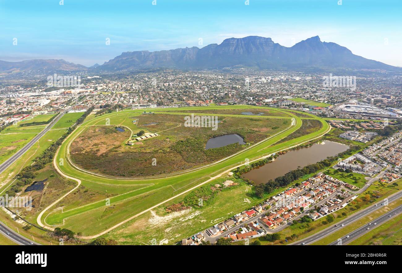 Aerial photo of Kenilworth Racecourse Stock Photo - Alamy
