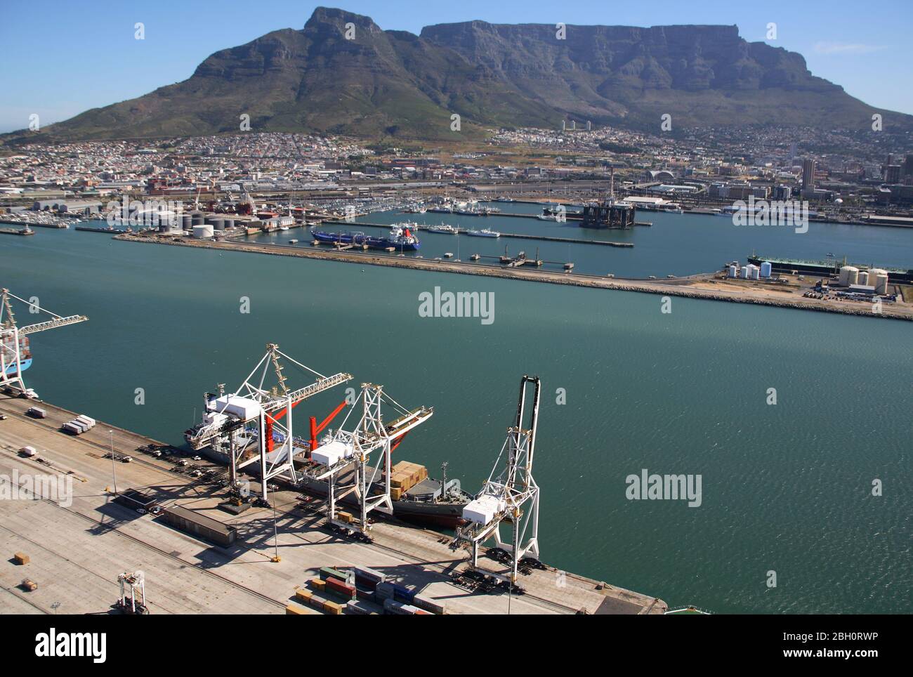 Aerial view of Cape Town Harbour and Container Terminal Stock Photo - Alamy
